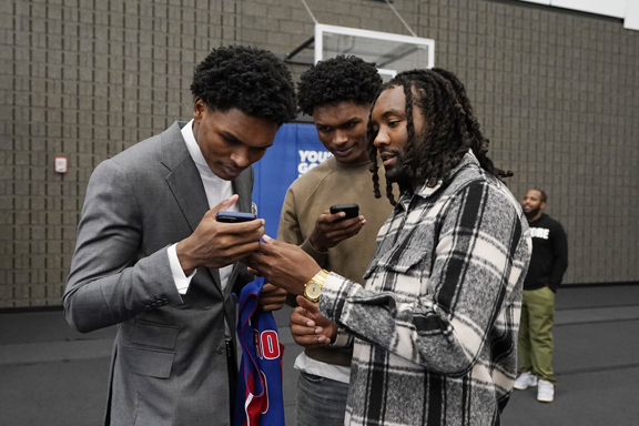 Detroit Pistons bank on Ausar Thompson with No. 5 pick in NBA draft ...